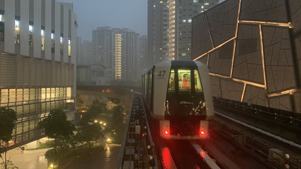 SBS Transit SKLRT Crystal Mover C810/C810A [22/47] departing Fernvale ...