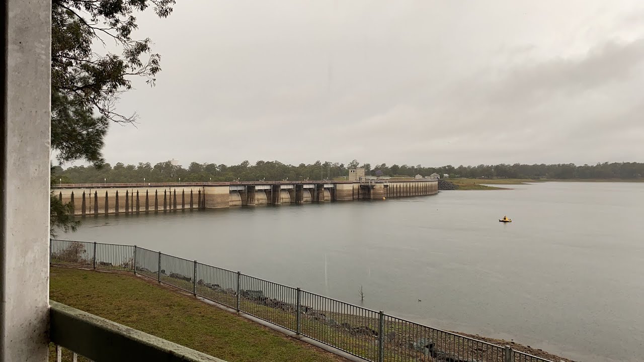 Dam at Lake Samsonvale - YouTube