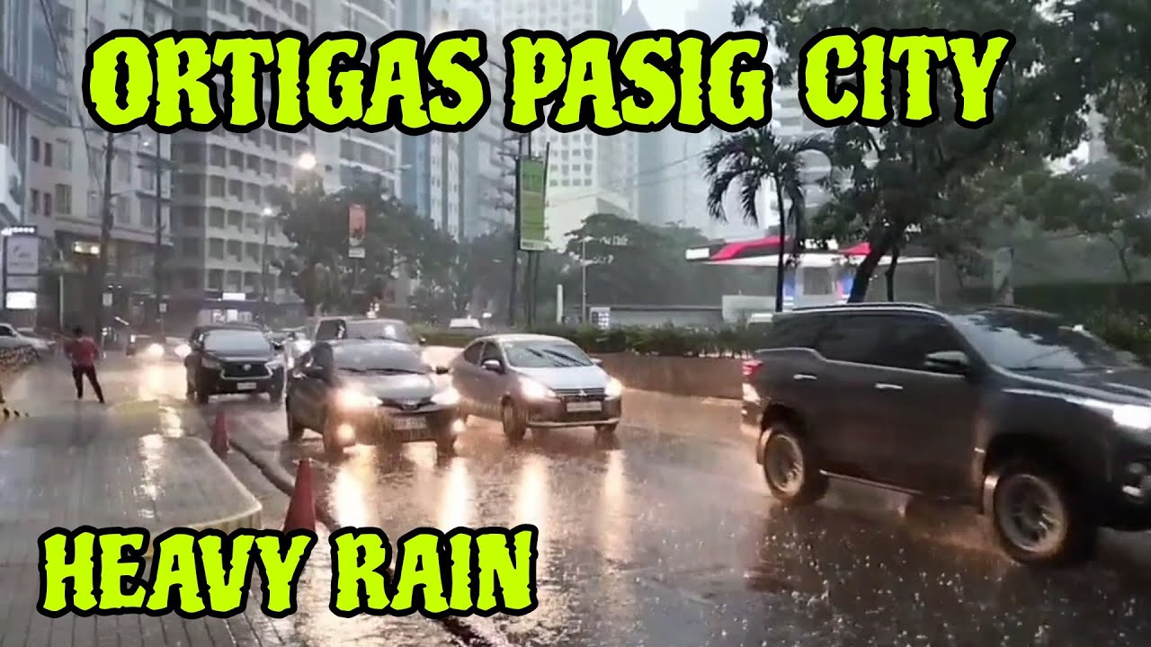 Walked while it rained heavily | Ortigas Avenue Pasig City | Sounds of rain while walking - YouTube