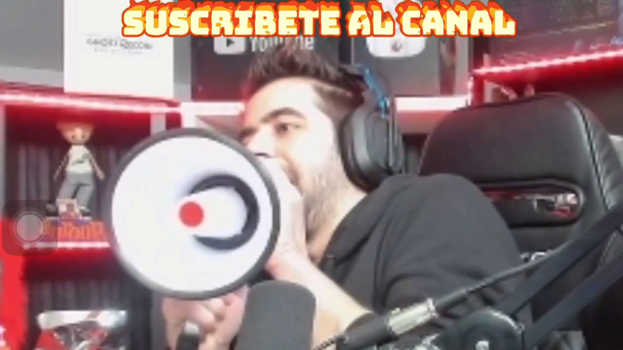 AURONPLAY con MEGAFONO EN AMONG US - YouTube