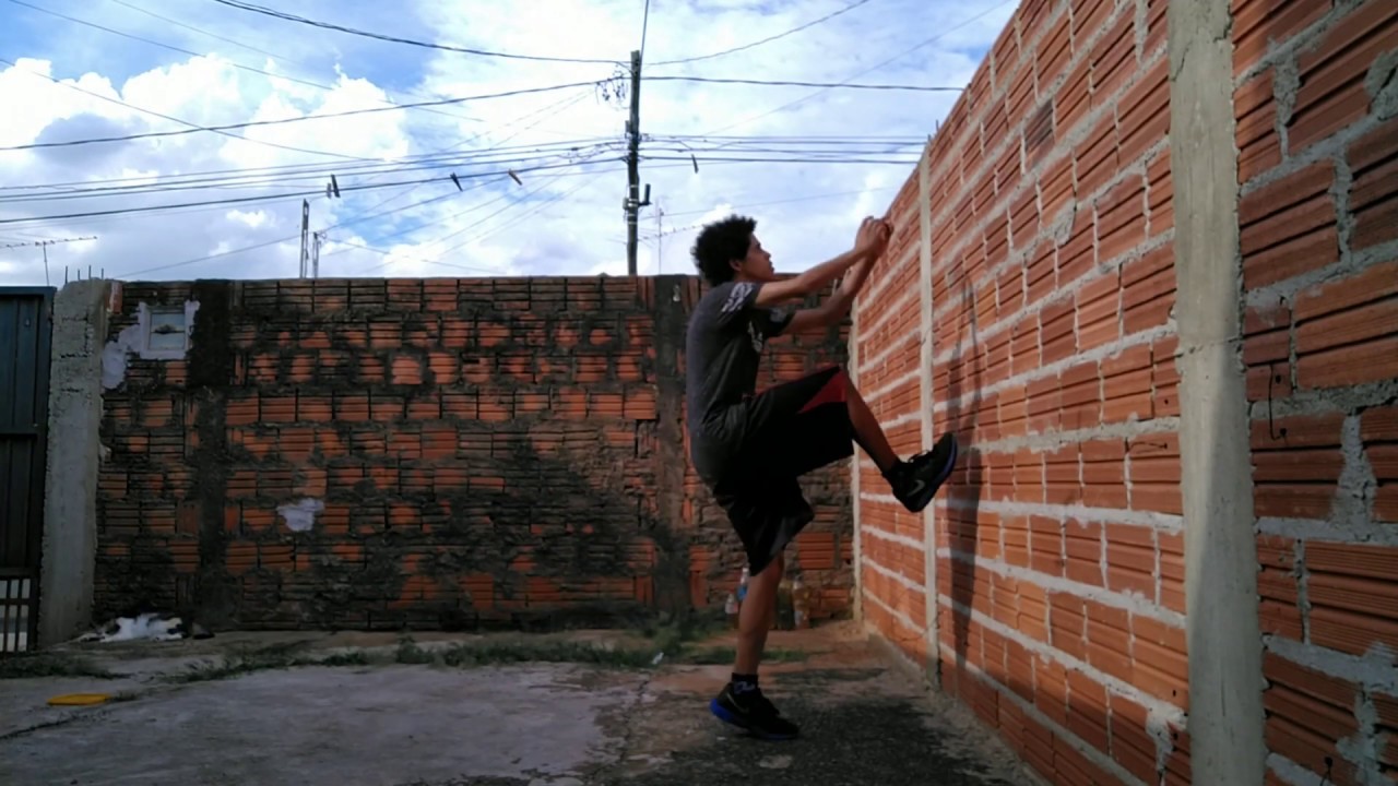 Aula de Parkour (Iniciante) #1 - Wall Run (+Climb Up) - YouTube