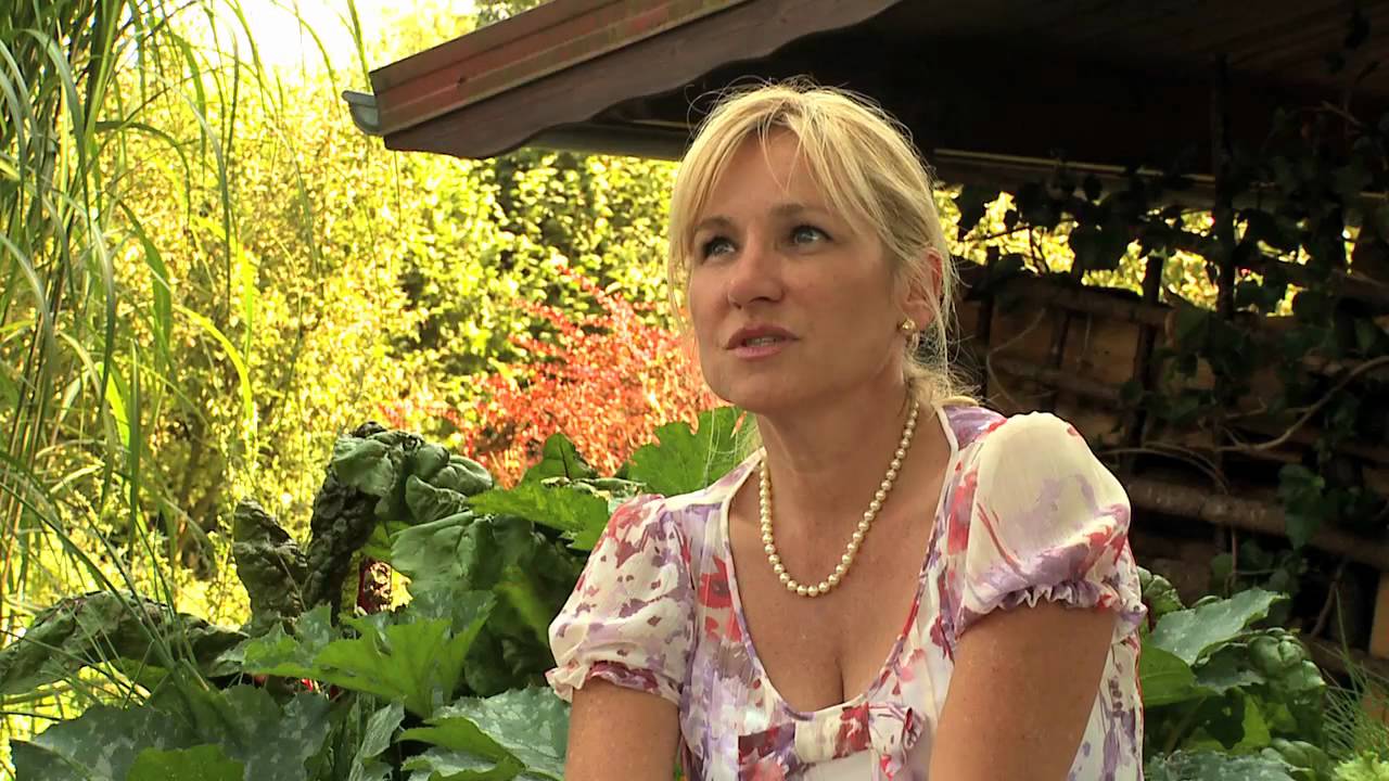 Ingrid Strobel, Stress-Fit-Team, www.stressfreie-zone-augsburg.de - YouTube