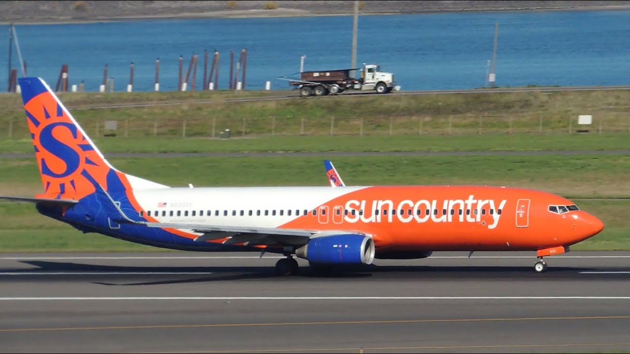 Sun Country Boeing 737-800 [N830SY] takeoff from PDX - YouTube