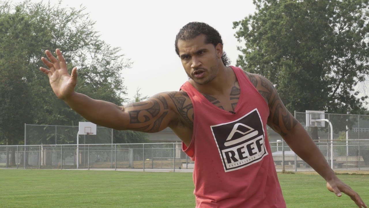 How to do a long arm pass rush move - YouTube