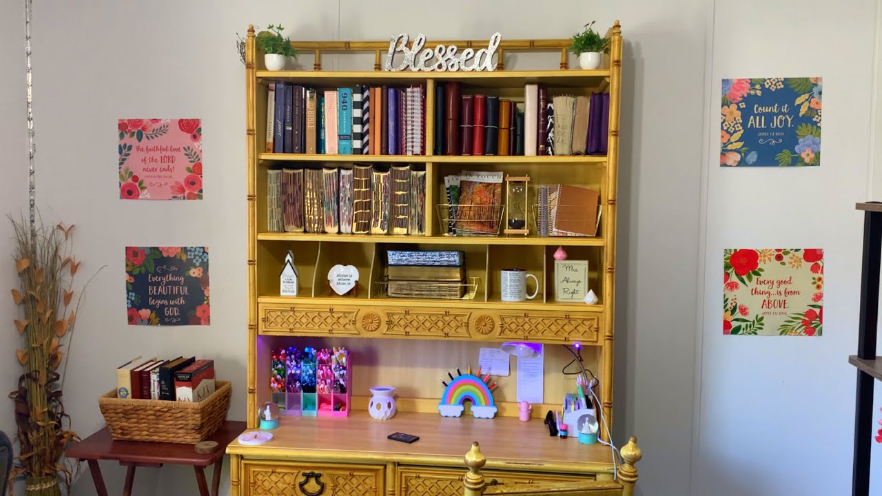 Bible Journaling Desk Tour 🌺 - YouTube