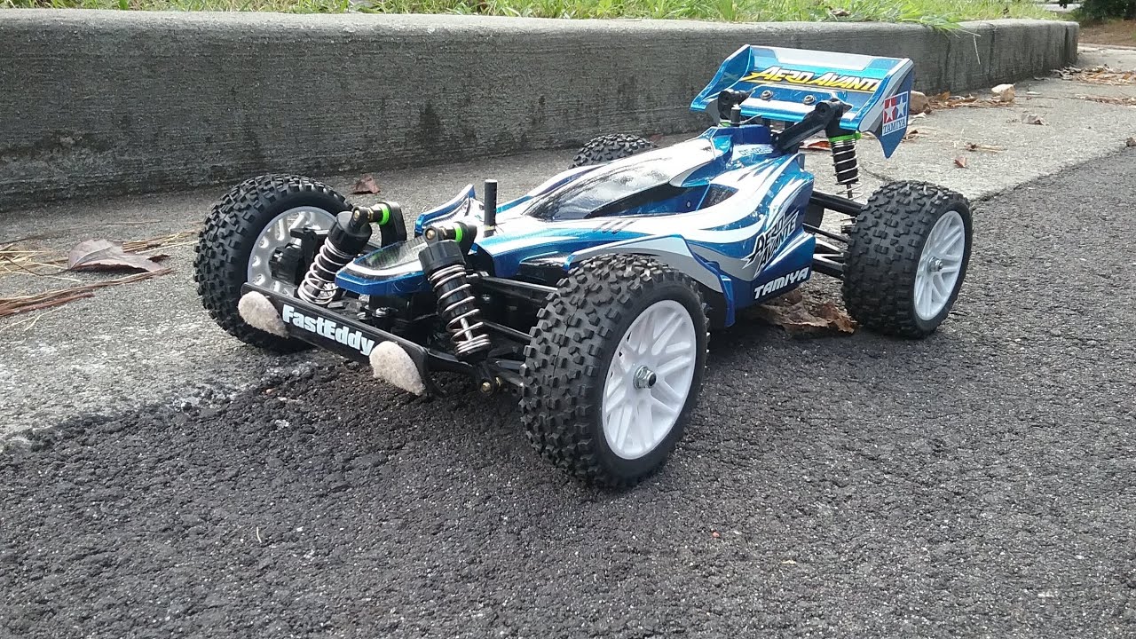 Tamiya RC 4WD Buggy Aero Avante park ride - YouTube