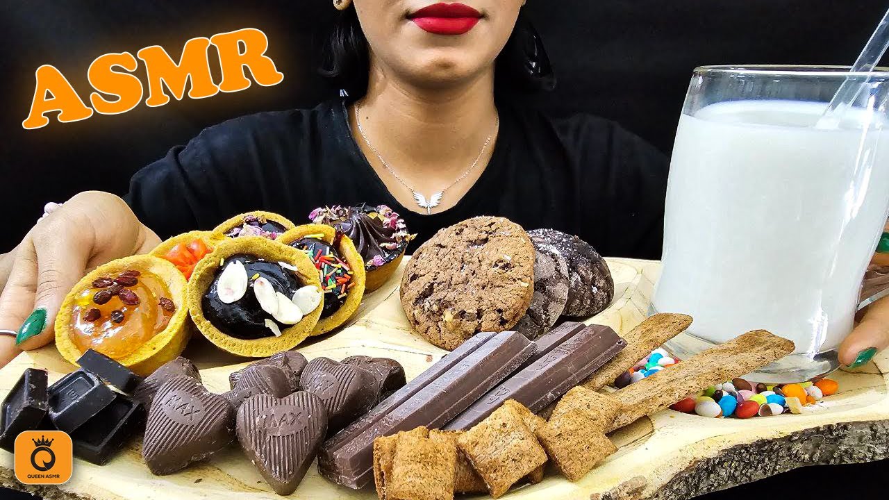 ASMR MOON CUPCAKE SEASON IS HERE😋 :SOFT STCKY EATING SOUNDS :LIGHT ...