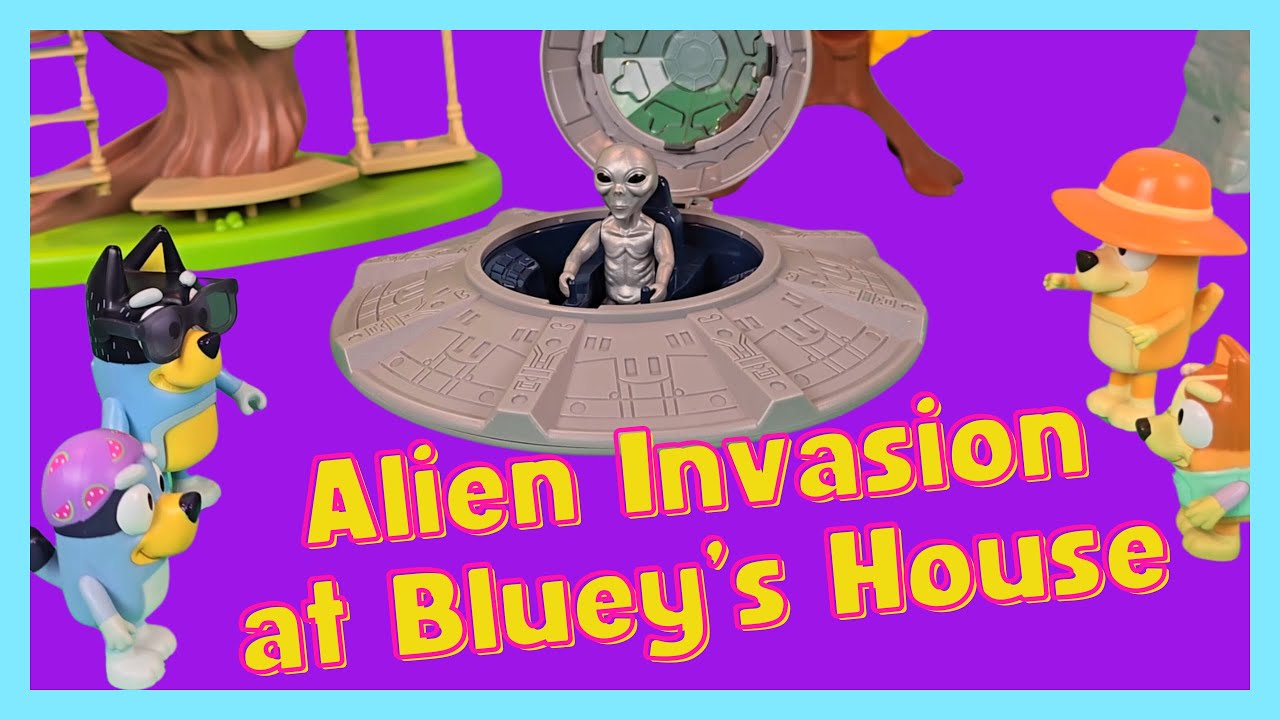 Alien Invasion at Bluey's House | Bluey Toys | Bluey Pretend Play - YouTube