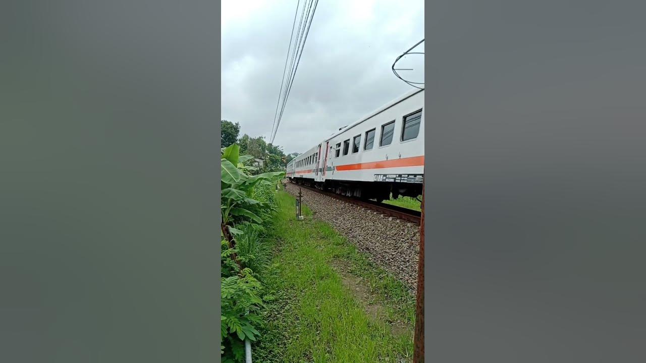 CC 203 01 06 SDT - KA 415A/416 CommuterLine Dhoho Memasuki Stasiun Rejotangan (22/12/2024) - YouTube