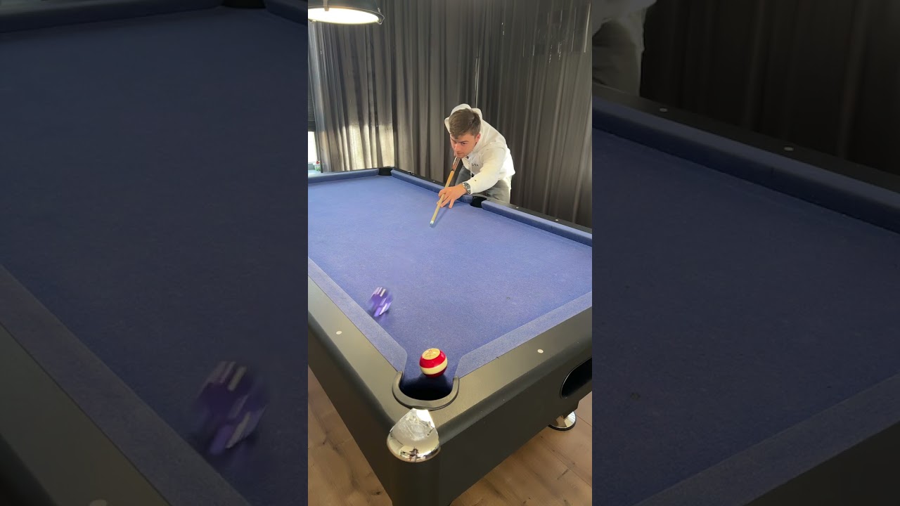 Mesmerising switching glass pool balls - YouTube