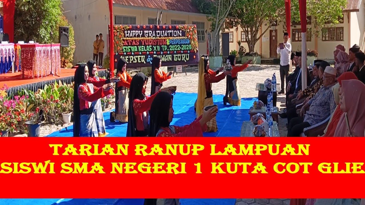 Tarian Ranup Lampuan Siswi SMA Negeri 1 Kuta Cot Glie - YouTube