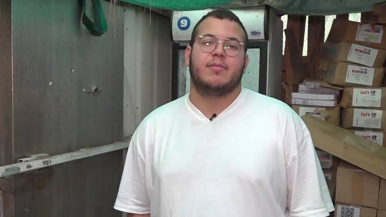 הסתתרו במקפיא מהמחבלים: עובדי תחנת הדלק שניצלו בנס - YouTube