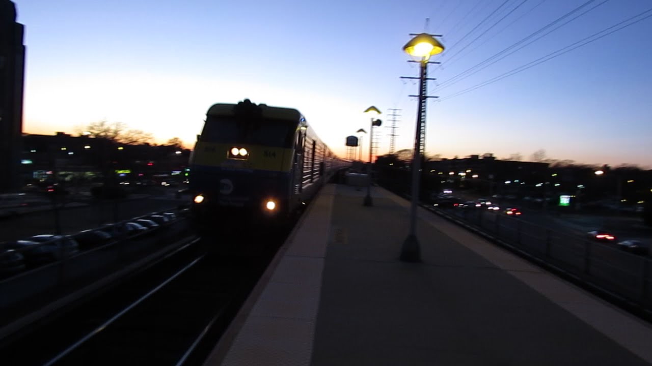 LIRR Rush Hour in Freeport ft #2710 and #2709 - YouTube