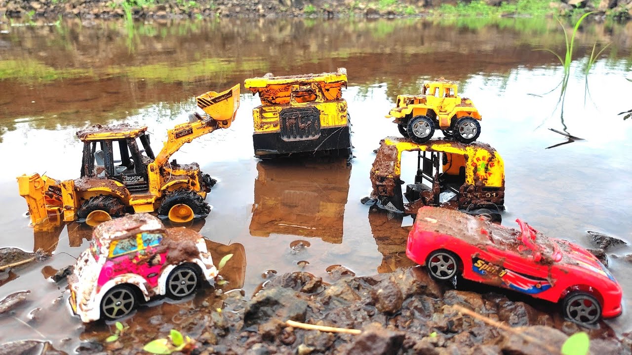 Muddy Toys Clean in River! Kids wash off dirt and have fun ...