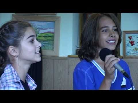 Desteapta-te romane Lucian Baciu si Theodora Diaconu - YouTube