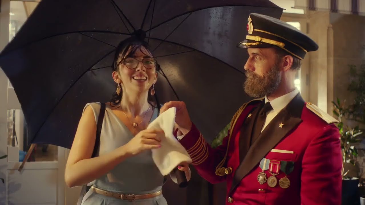 Captain Obvious - Winning whatever happens - Hotels.com - YouTube