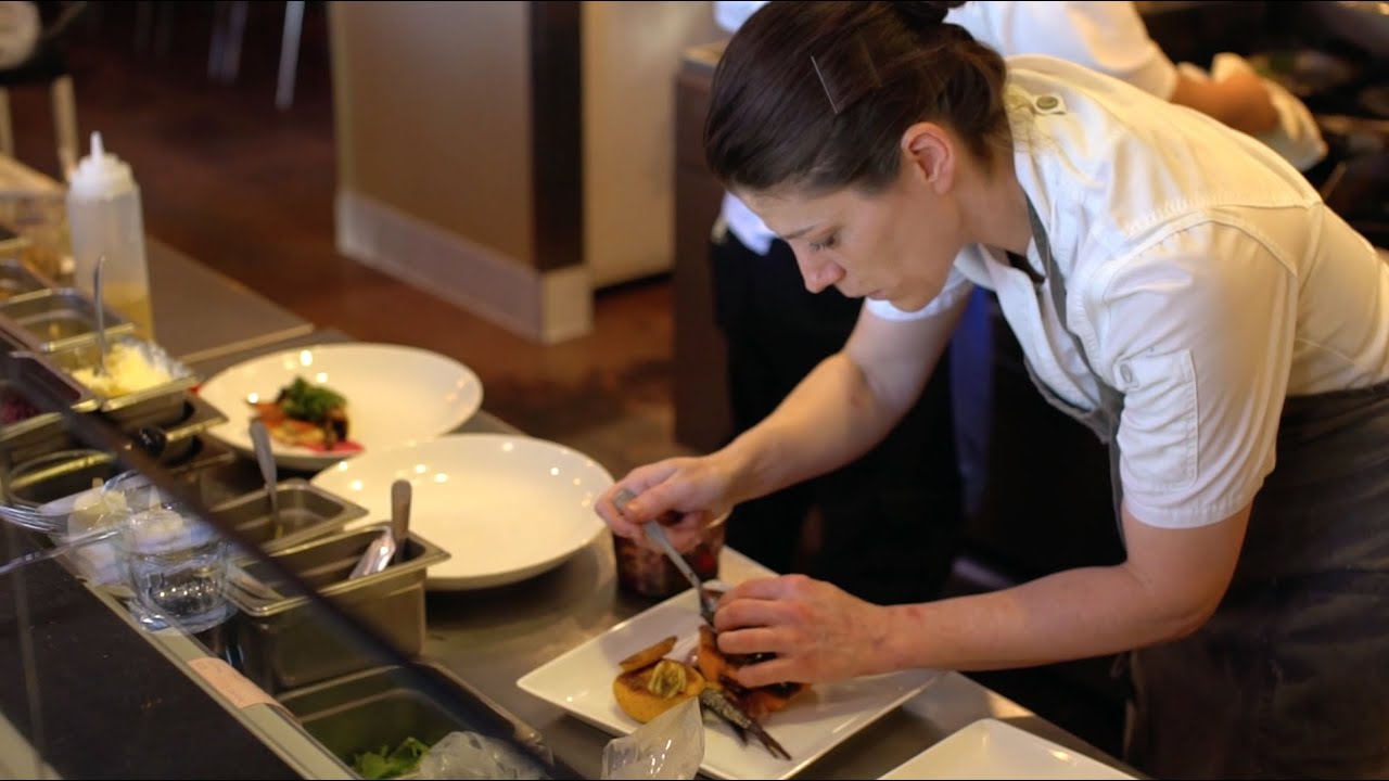 FRESH PLATE E2: Taylor's Kitchen - YouTube