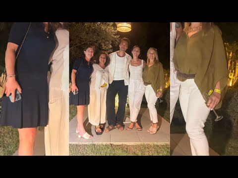Birce Akalay e Hakan Kurtaş hanno condiviso nuove foto con i loro amici.#birceakalay 