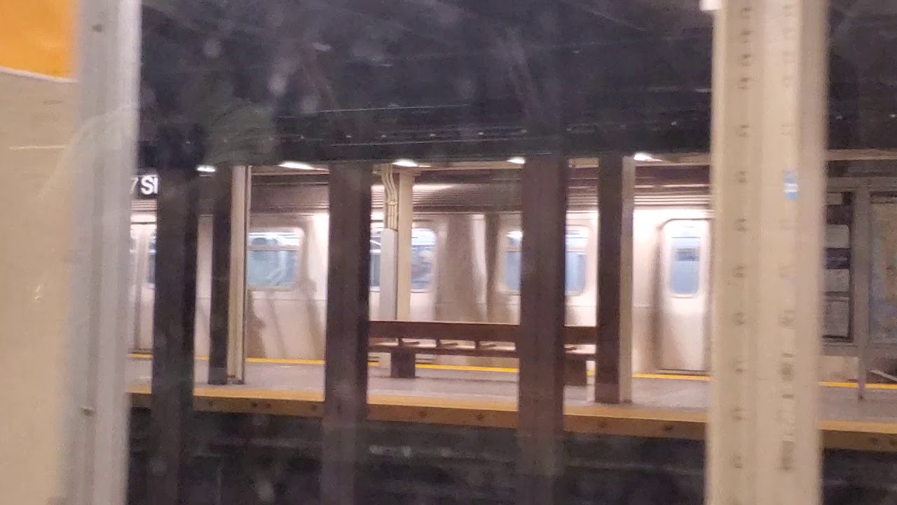 Siemens (R) train from R68A (W) train - YouTube