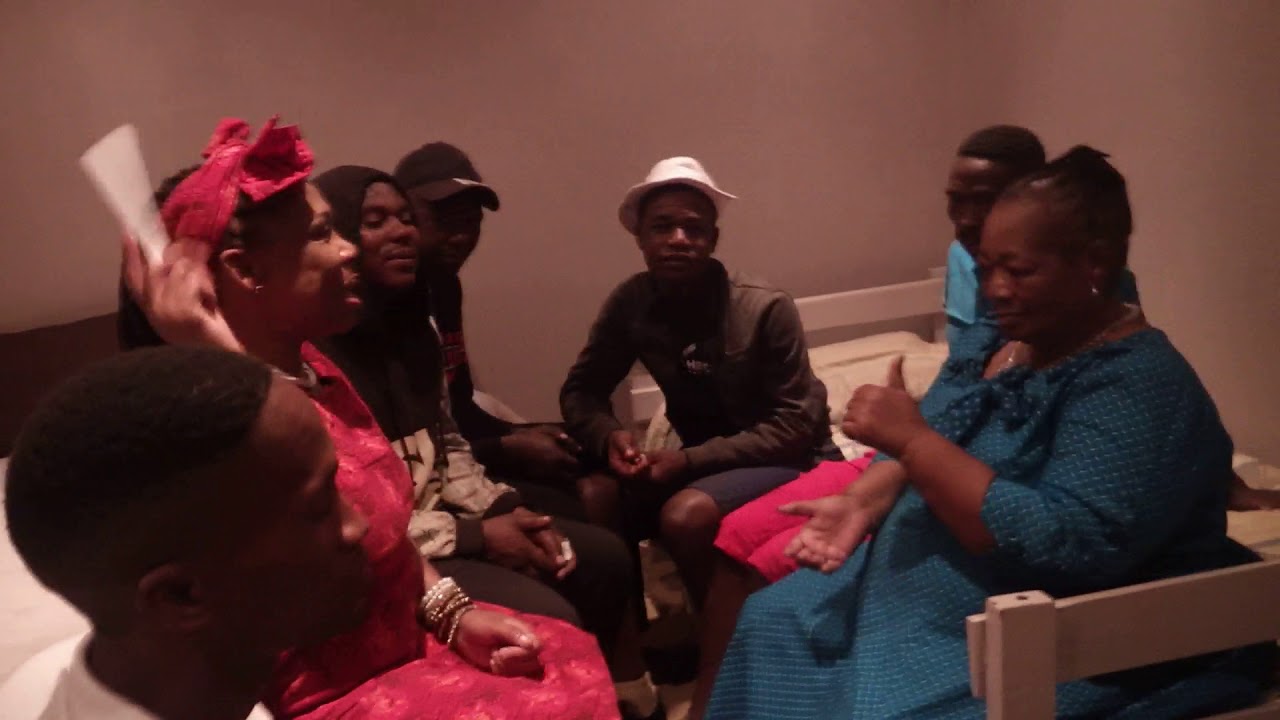 LIVE PERFORMANCE: Puseletso Seema (Mme Mpuse), Motseng (Mmotsa) and ...