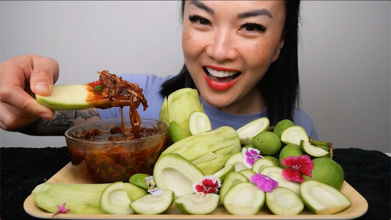 SOUR MANGO (FULL FACE FRIDAY) ASMR EATING SOUNDS | SAS-ASMR - YouTube