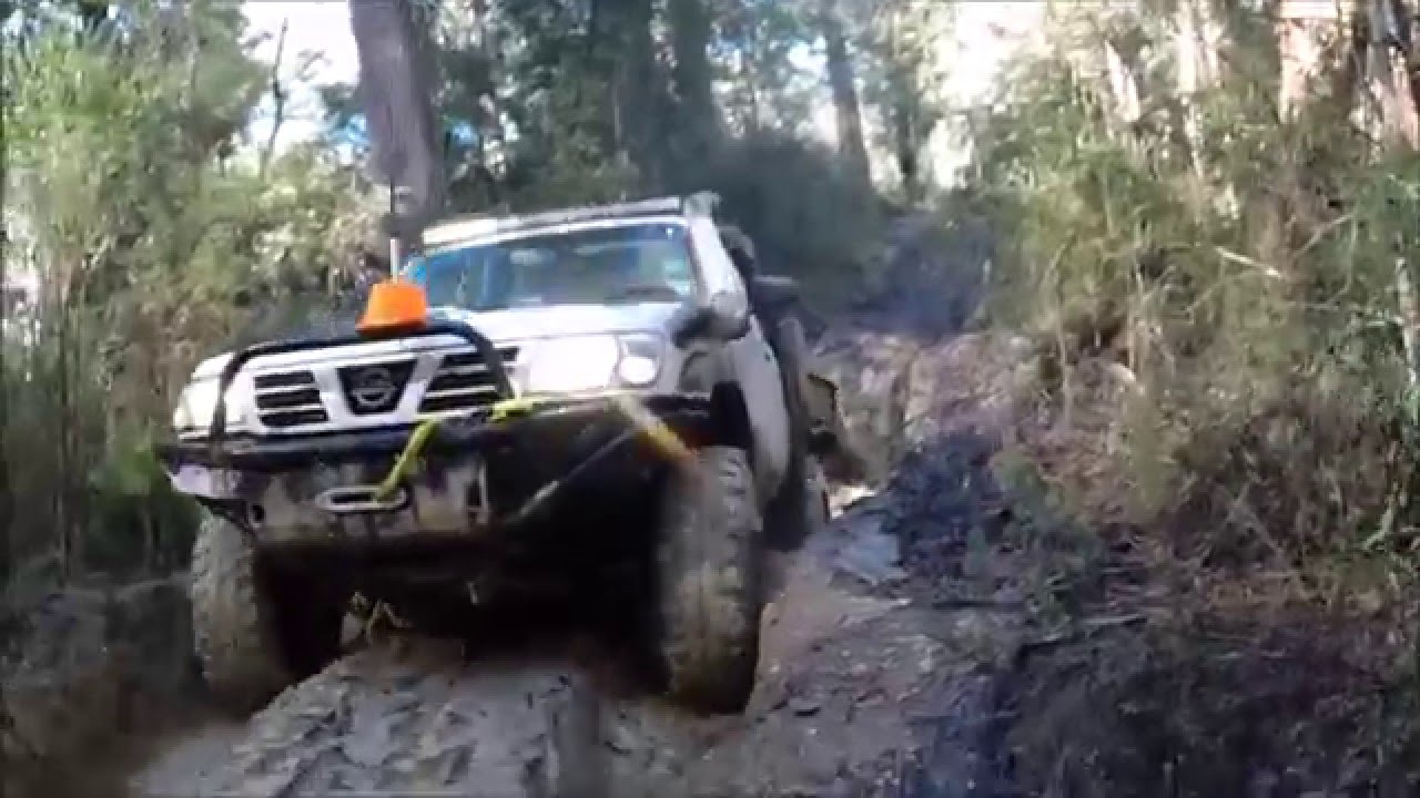 4x4 Patrol Cruiser Vitara Nasty bog hole - YouTube