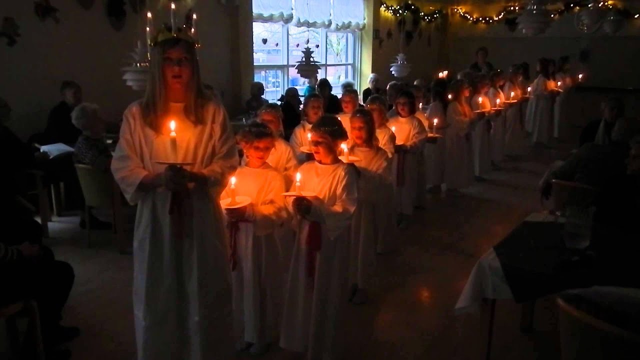 Luciaoptog i Værløse - YouTube