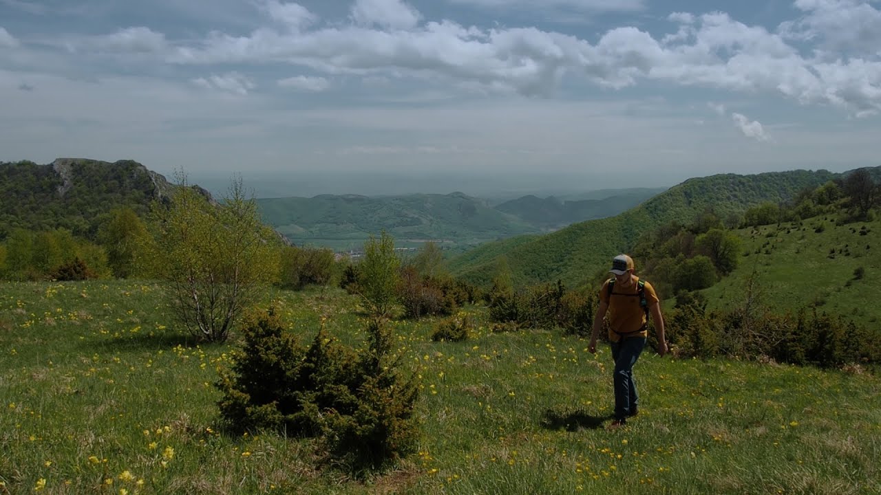Hiking in the Carpathian Mountains S01E02 | Ugerului Peak (Varful ...