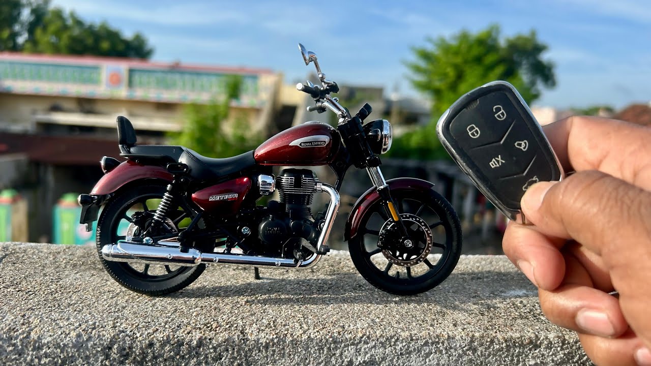 Unboxing Royal Enfield Scale 1:12 Model Meteor 350 Stellar Red ...