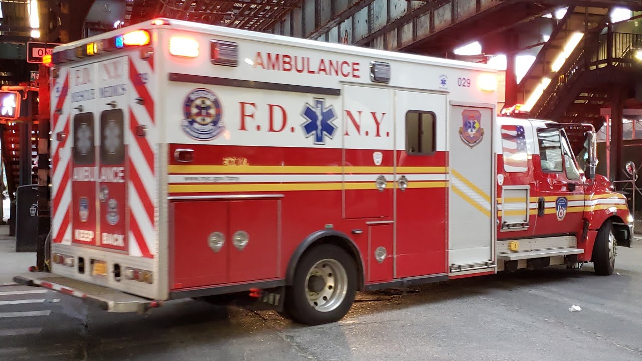 FDNY EMS Rescue Medics Responding On Broadway In Williamsburg, Brooklyn ...
