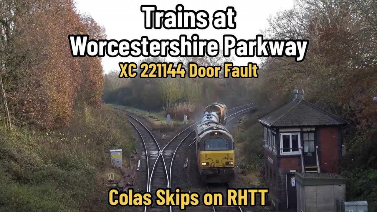 Trains at Worcestershire Parkway | XC 221144 with DOOR FAULTS! TFW ...