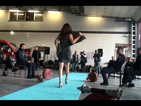 İtfaiyede düzenlenen defile, daire başkanını görevden etti