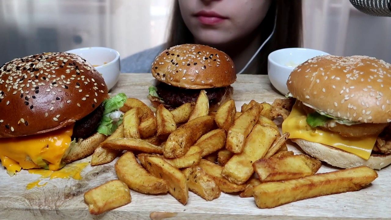 ASMR BURGERS AND FRIES | MUKBANG | EATING SOUNDS - YouTube