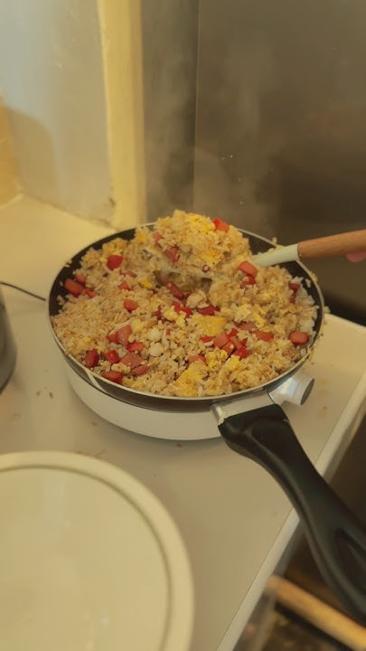 Magluluto ako ulit ng Hotsilog Fried Rice - YouTube