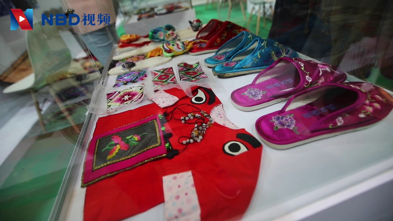 Crafts of 40 countries displayed on cultural festival - YouTube