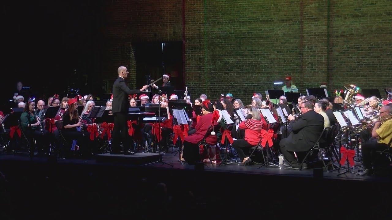 Albuquerque Concert Band holds free holiday concert - YouTube