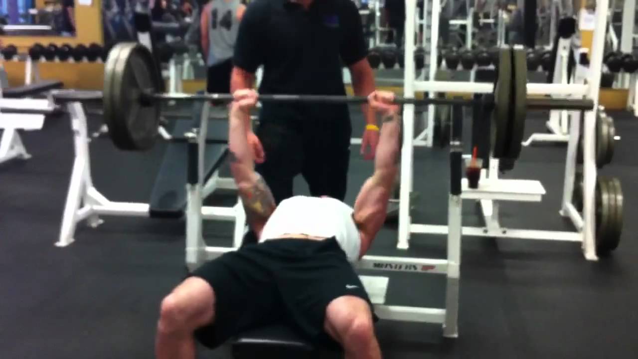 225lb bench - YouTube