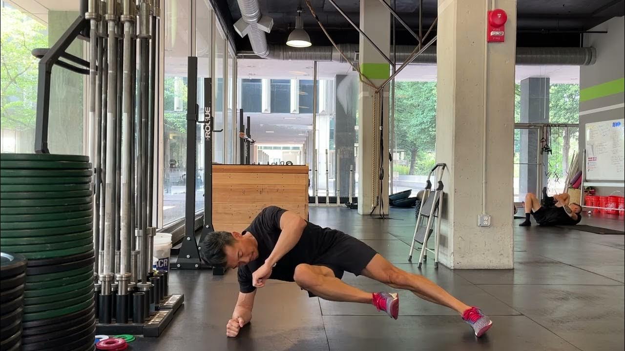 Side plank knee tucks - YouTube
