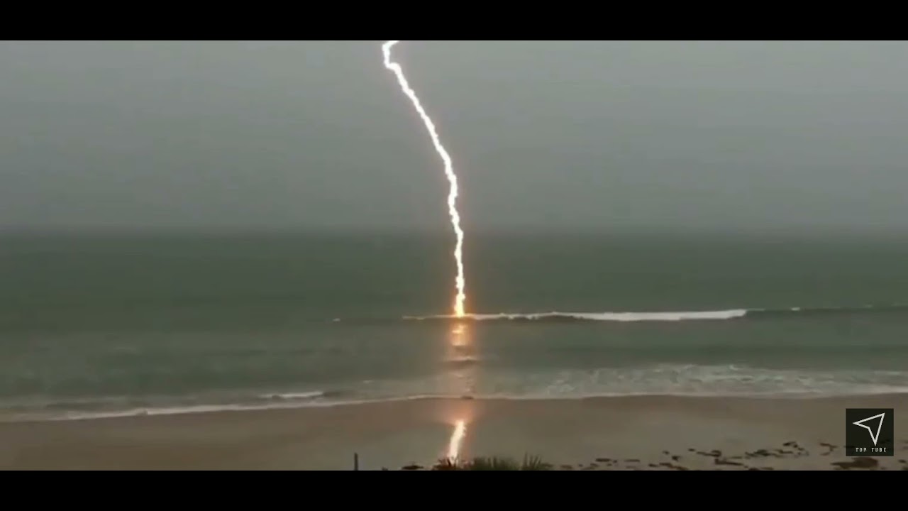9 dangerous lightning strikes record on camera 😦 - YouTube