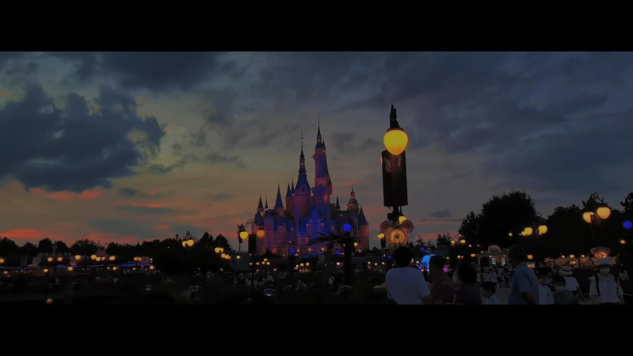 Shanghai Disney & Beijing Universal Studios=Happy national holiday ...