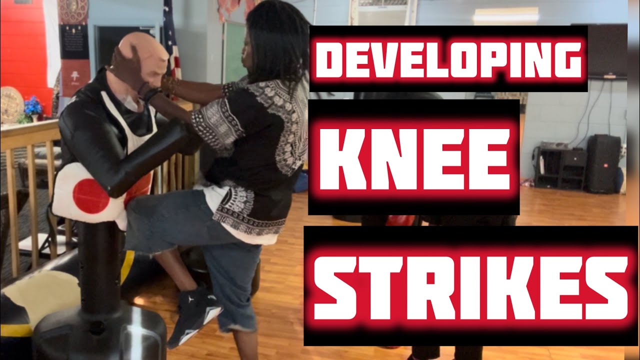 💥KNEE Strike Tutorial for Beginners - YouTube