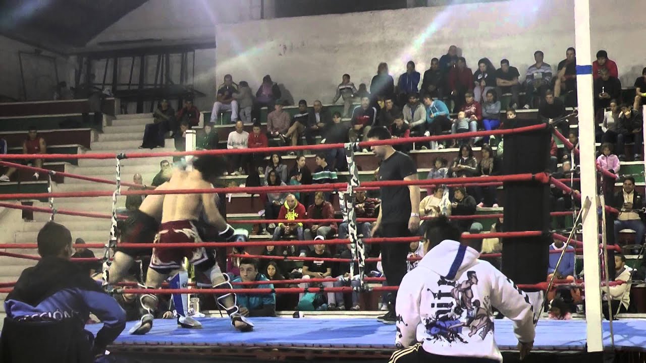 Michael Gomez KickBoxing 1/2 Nitro Team 13/9/2014 - YouTube