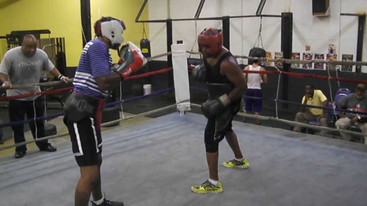 KING COBRA BOXING | LOKO SPARRING SESSION | ROUND 3 - YouTube