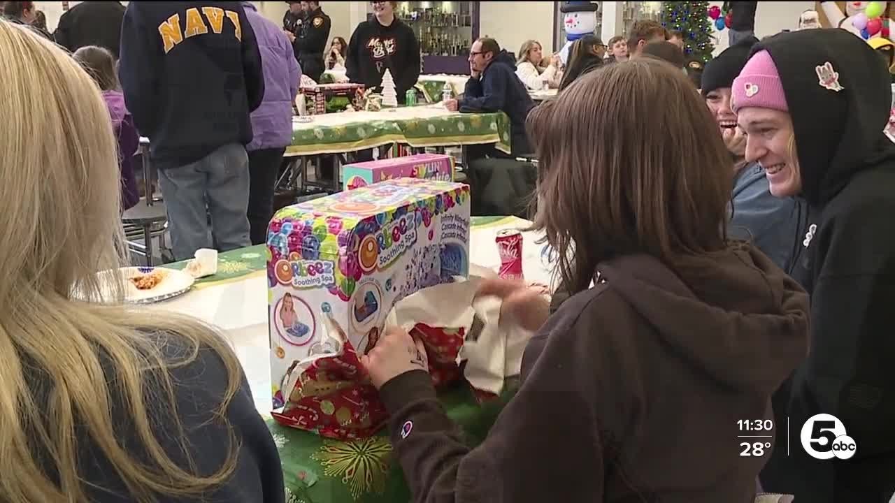 Avon Police Department hosts 'Hometown Heroes' event - YouTube