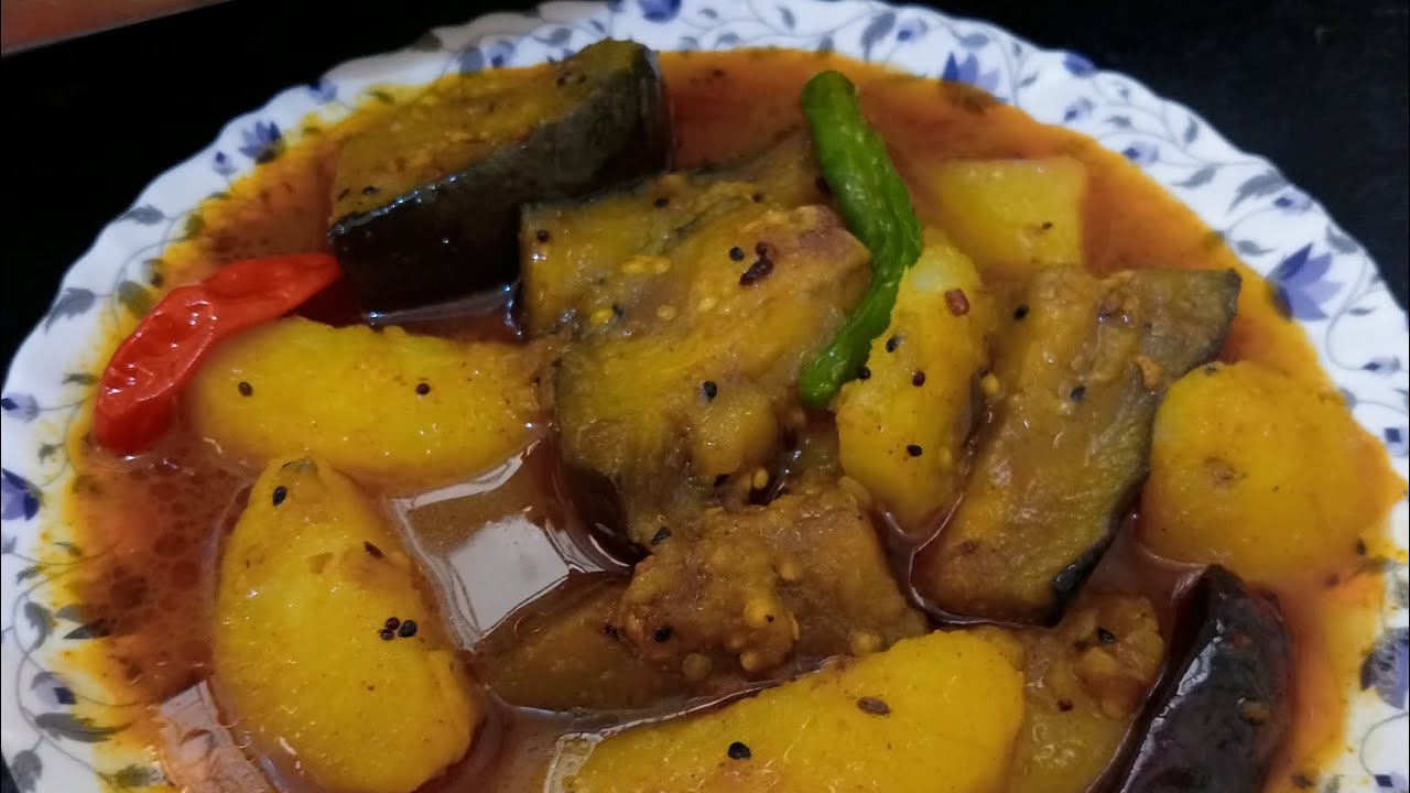 aloo begun diye patla jhol এইভাবে বানালে খেতে খুব সুস্বাদু লাগে - YouTube