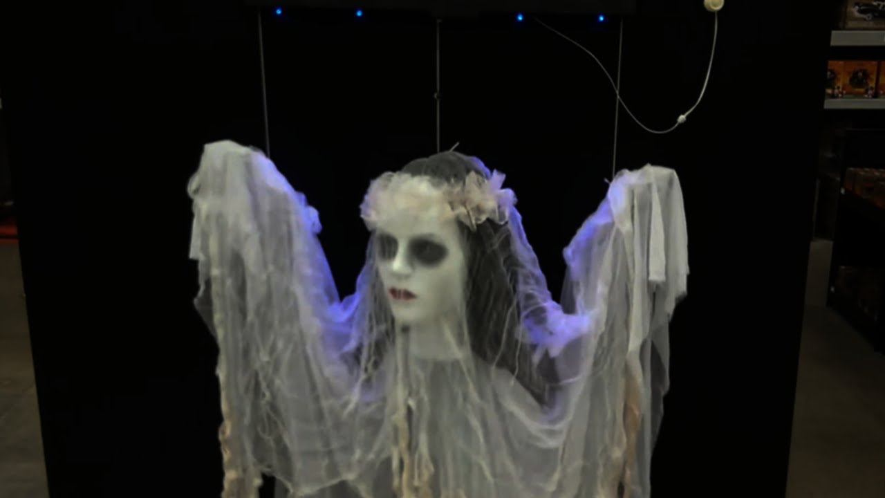 Animated Floating Lady Ghost | Halloween 2017 - YouTube
