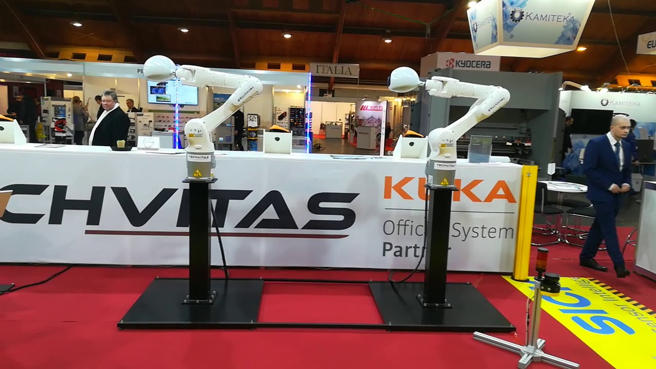 TECHVITAS - dancing robots :) - YouTube