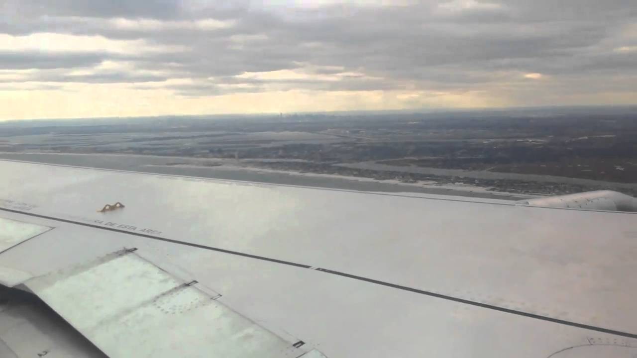 Approach and Landing at JFK Airport - New York - YouTube