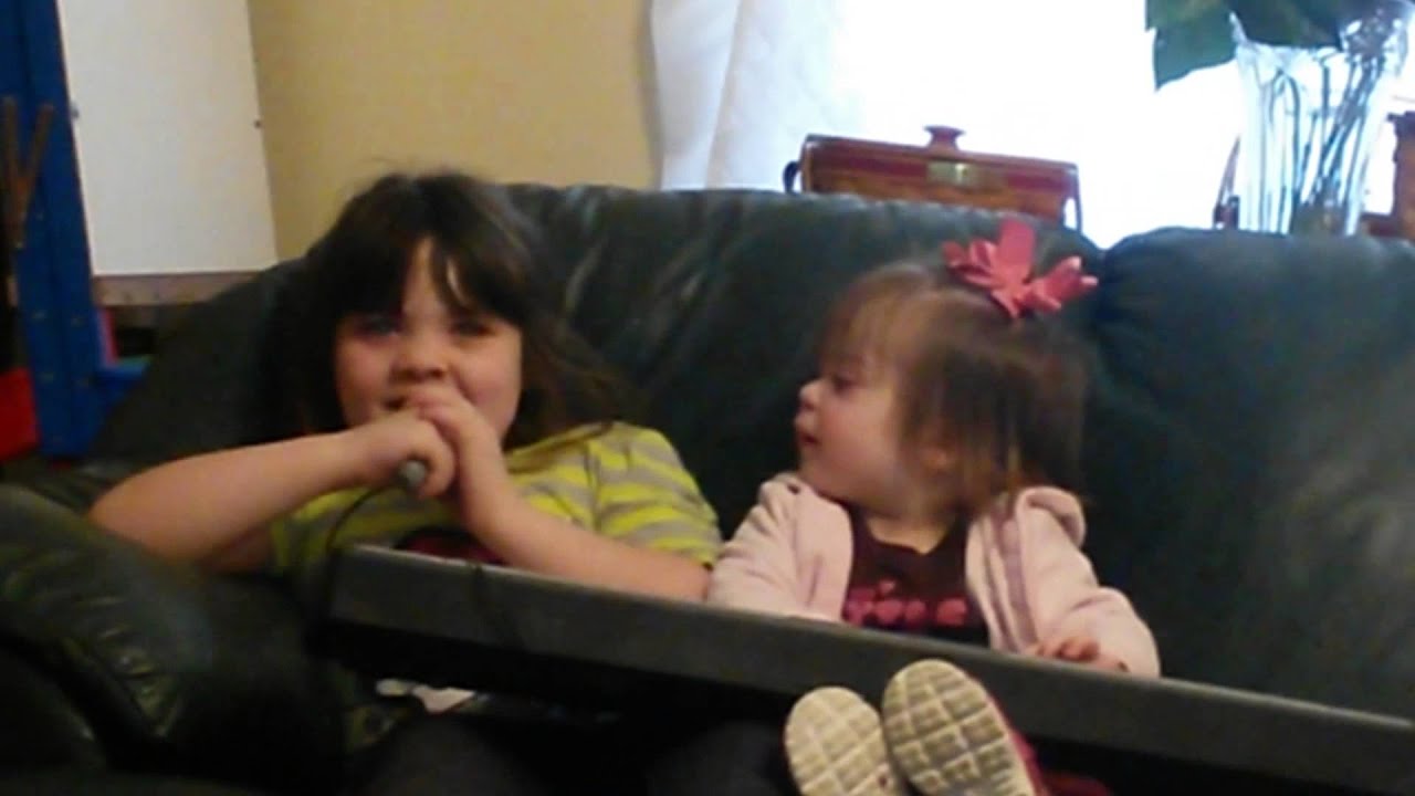 Two sisters singing - YouTube