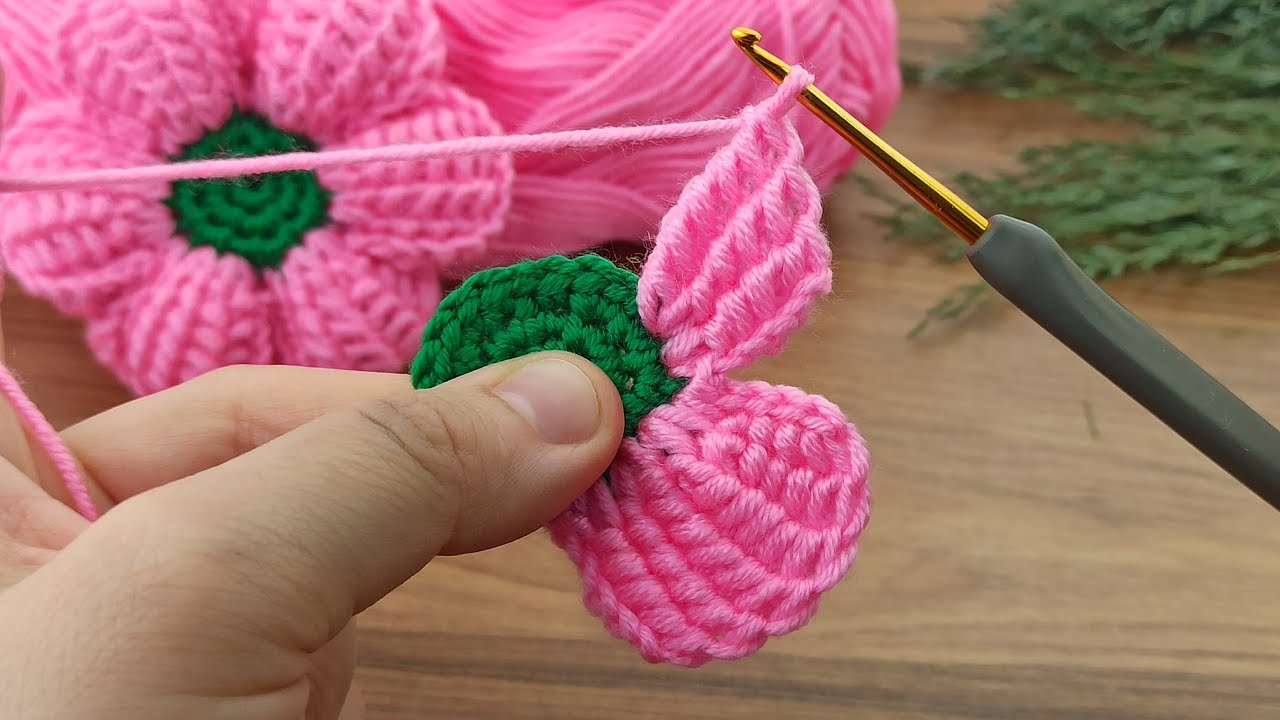 Wow💯💯Pink color very easy crochet daisy motif making #crochet #knitting ...